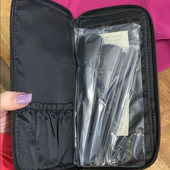 Mary Kay | Other | Mary Kay Essential Brush Collection Set Of 5 | Poshmark